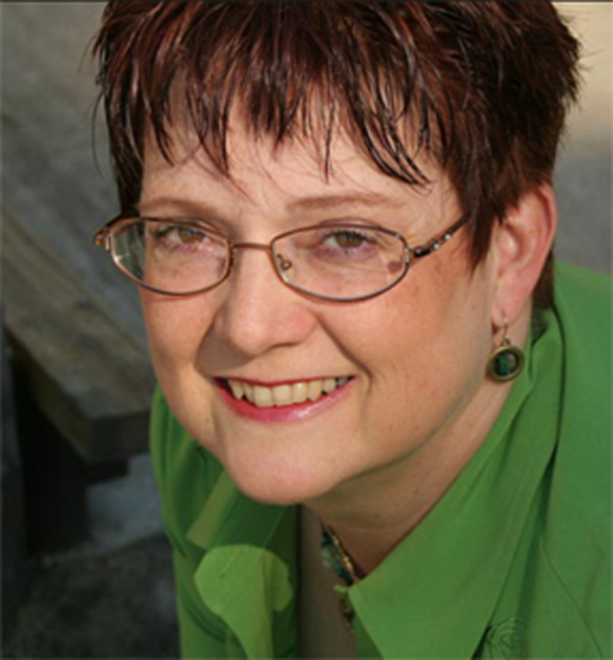 Shelly Beach – Ministérios Pão Diário